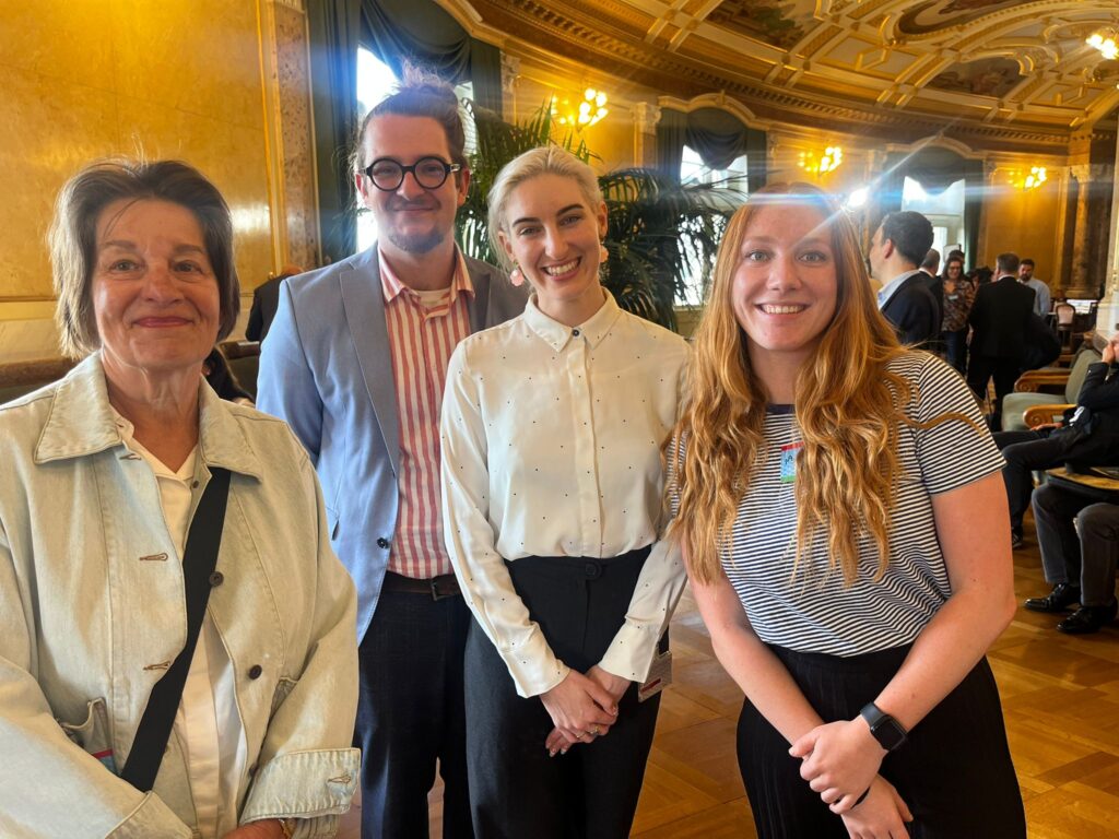 Erste Begegnung mit Anna Rosenwasser - UND Generationentandem